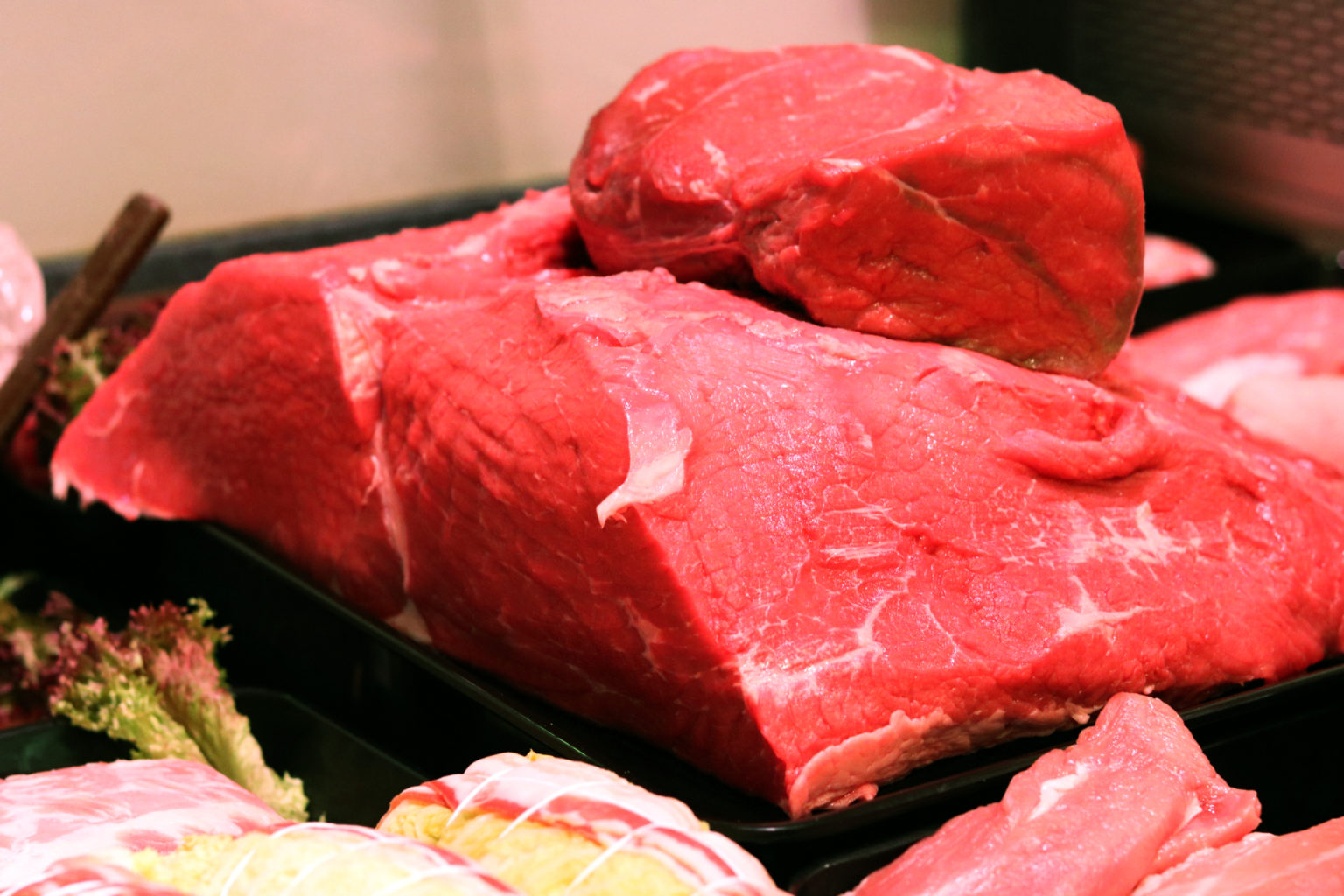 Schwein-, Rind-, Geflügelfleisch – Fleischerei und Partyservice Hartmann